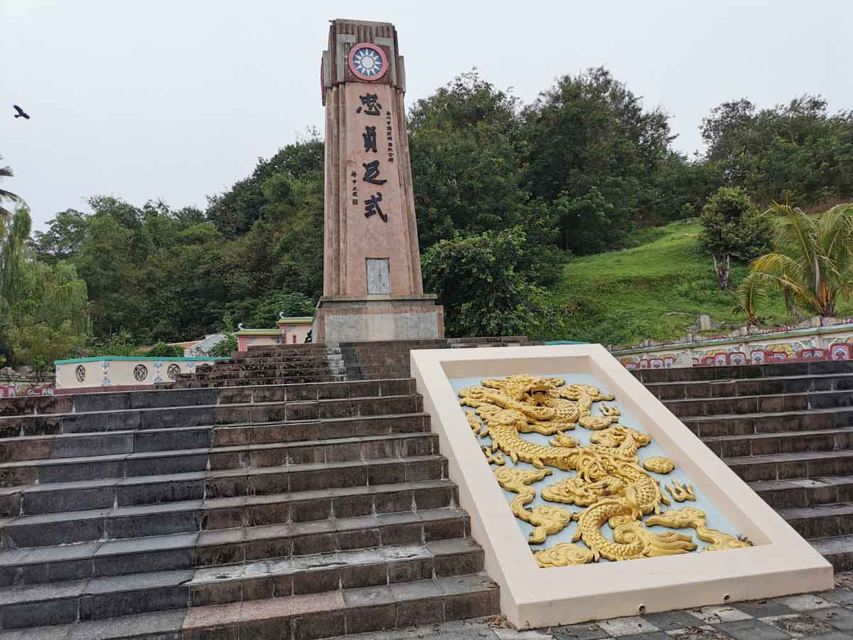 Poh San Teng Temple > Hang Li Po Well > Melaka Warrior Monument