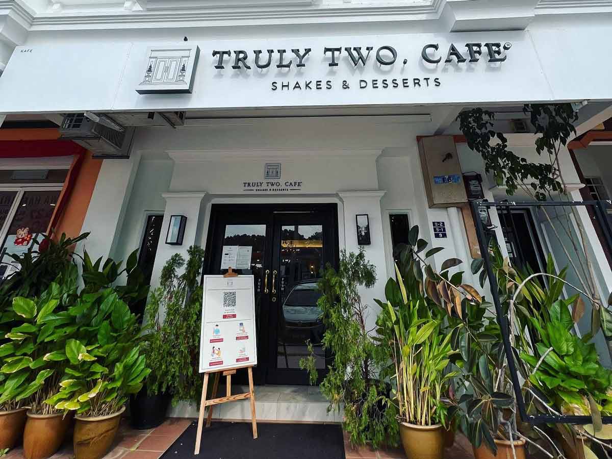 Truly Two Café - Luxury desserts and milkshakes in Melaka
