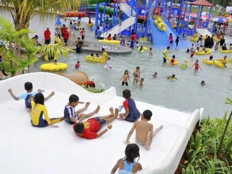 Melaka Wonderland Theme Park & Resort - Water Theme Park in Malacca