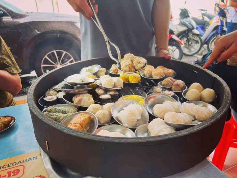 Low Yong Moh Restaurant (荣茂茶室) – A Dim Sum Restaurant in Melaka